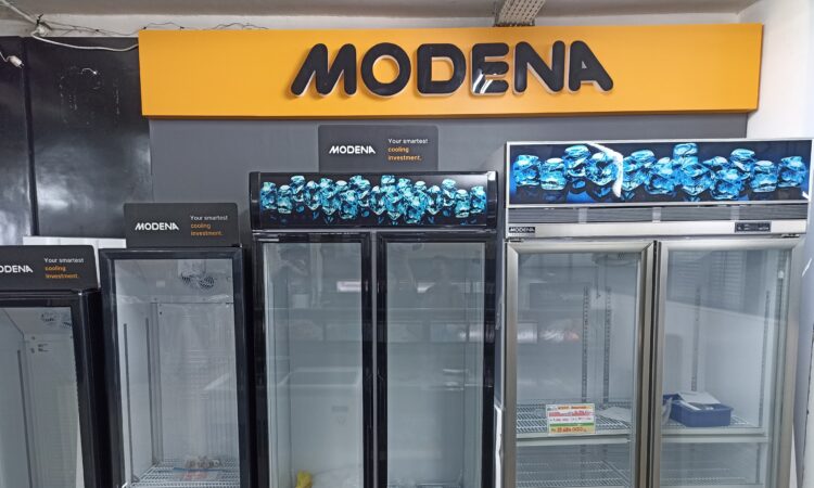 Dukung Pelaku UMKM, Kulkas Showcase MODENA Kini Hadir di Manado